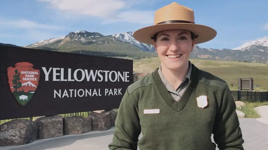 Best Way to See Yellowstone in 4 Days | Science Facts